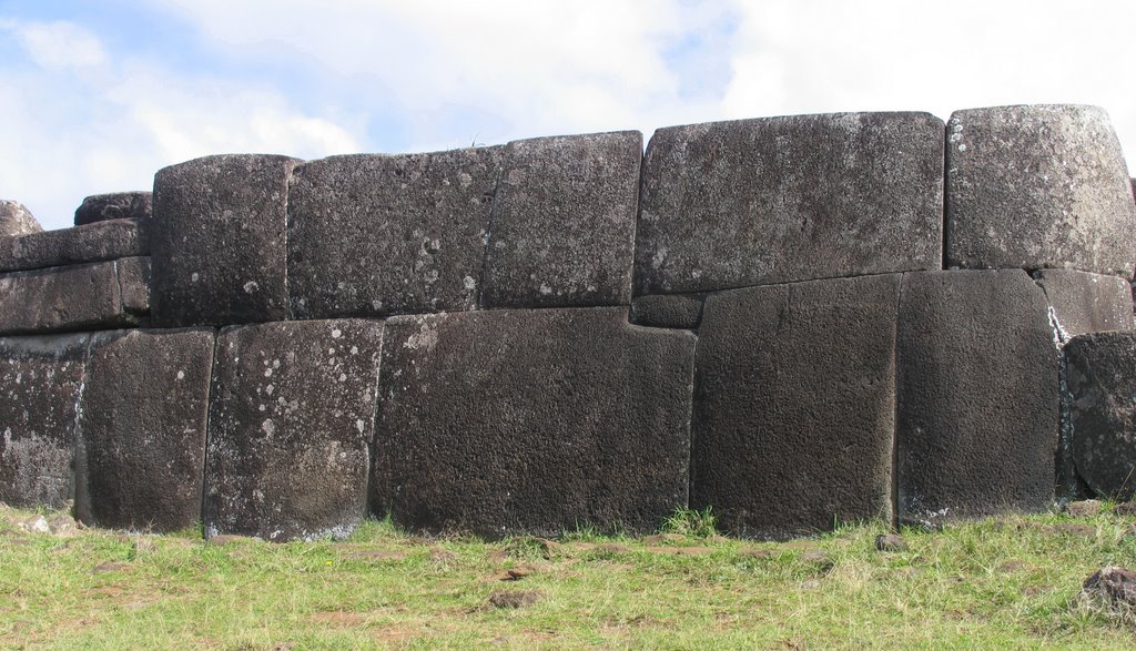 Ahu -the Grave Of Rapa Nui Ancestors